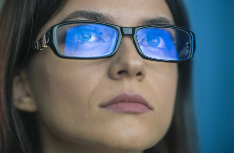 How Do Blue Light Glasses Affect Your Eyes?